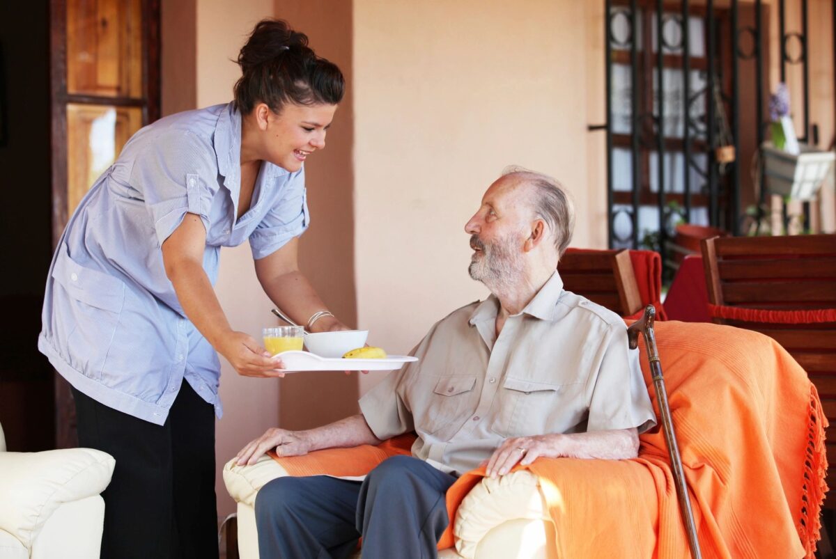 The Many Benefits of an Assisted Living Community - Council of Seniors